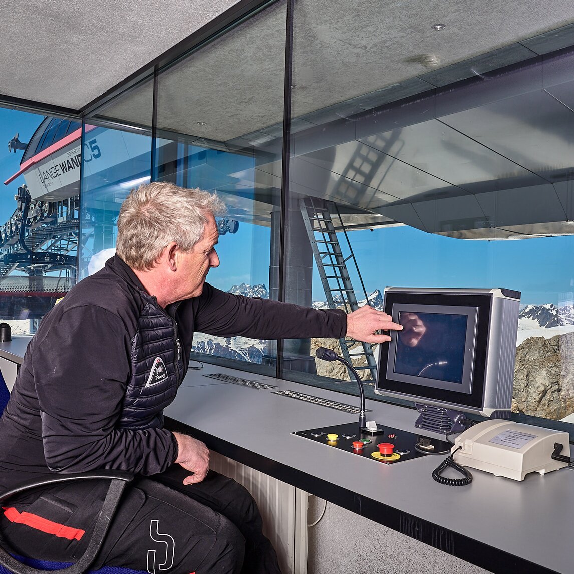 Die Silvrettaseilbahn AG in Ischgl sucht Mitarbeiter für die Pistenrettung